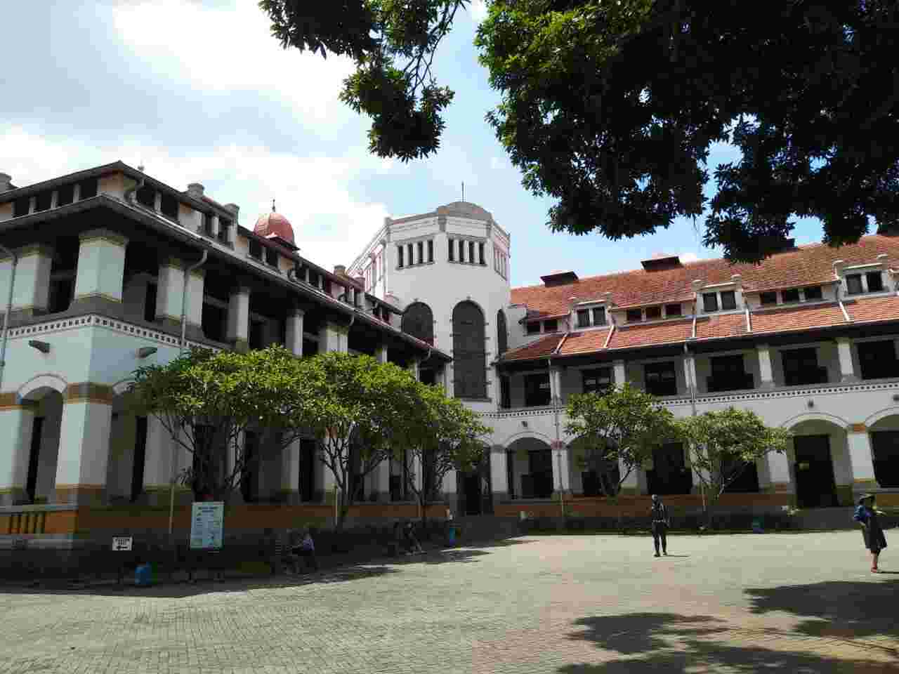 Berkunjung 5 Tempat Wisata Slawi Pakai Jasa Belvania Trans – Belvania Trans